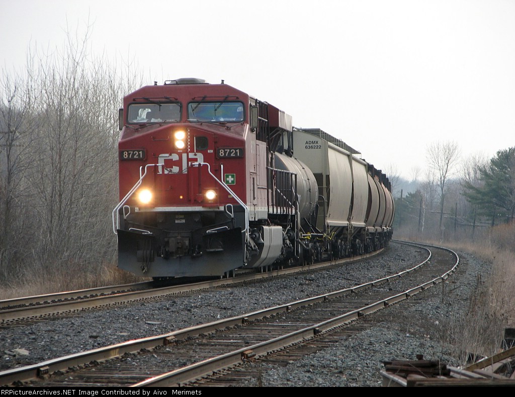 CP 8721 at Spicer Siding